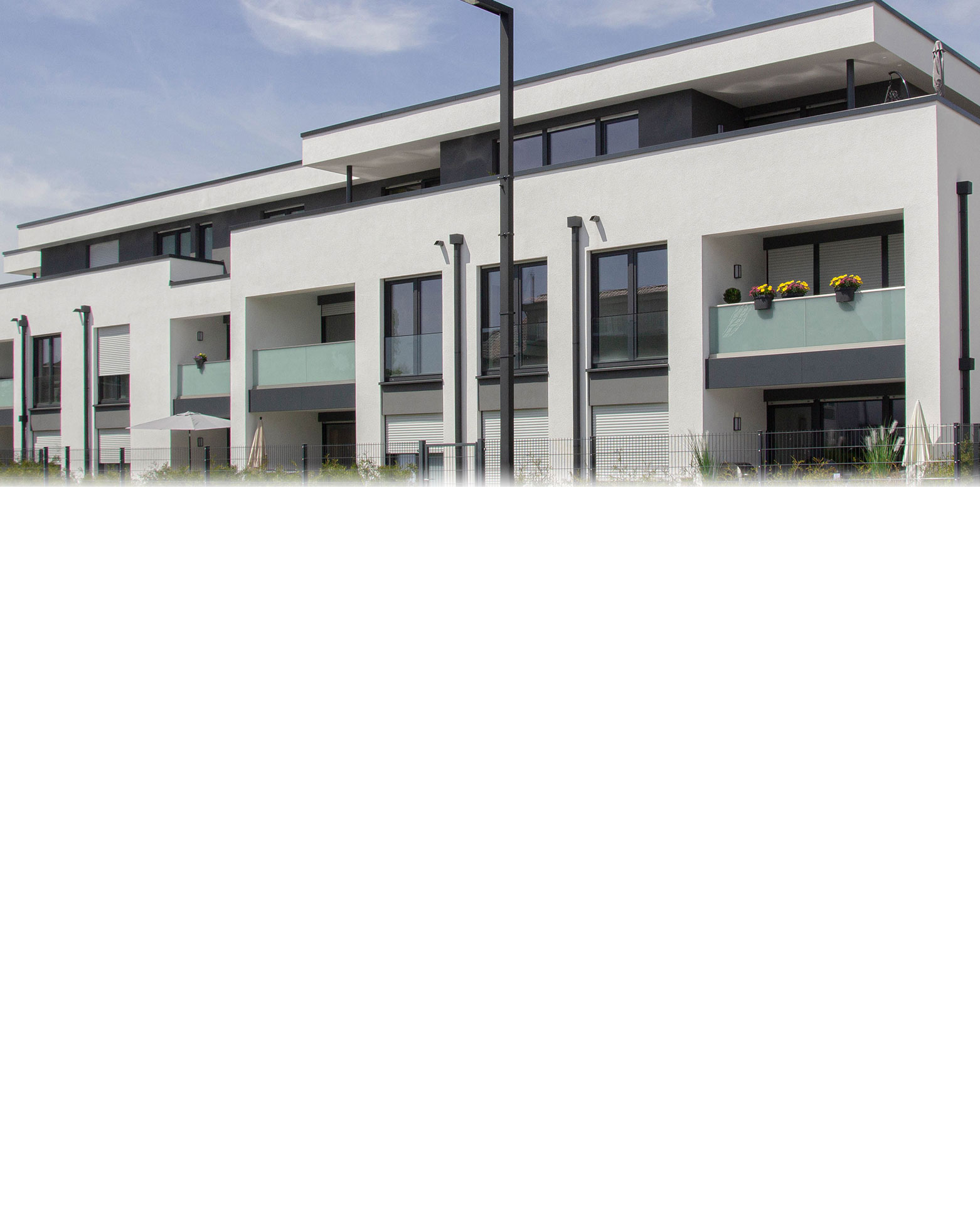 Alulux: roller shutters, garage doors, venetian blinds and textile screens